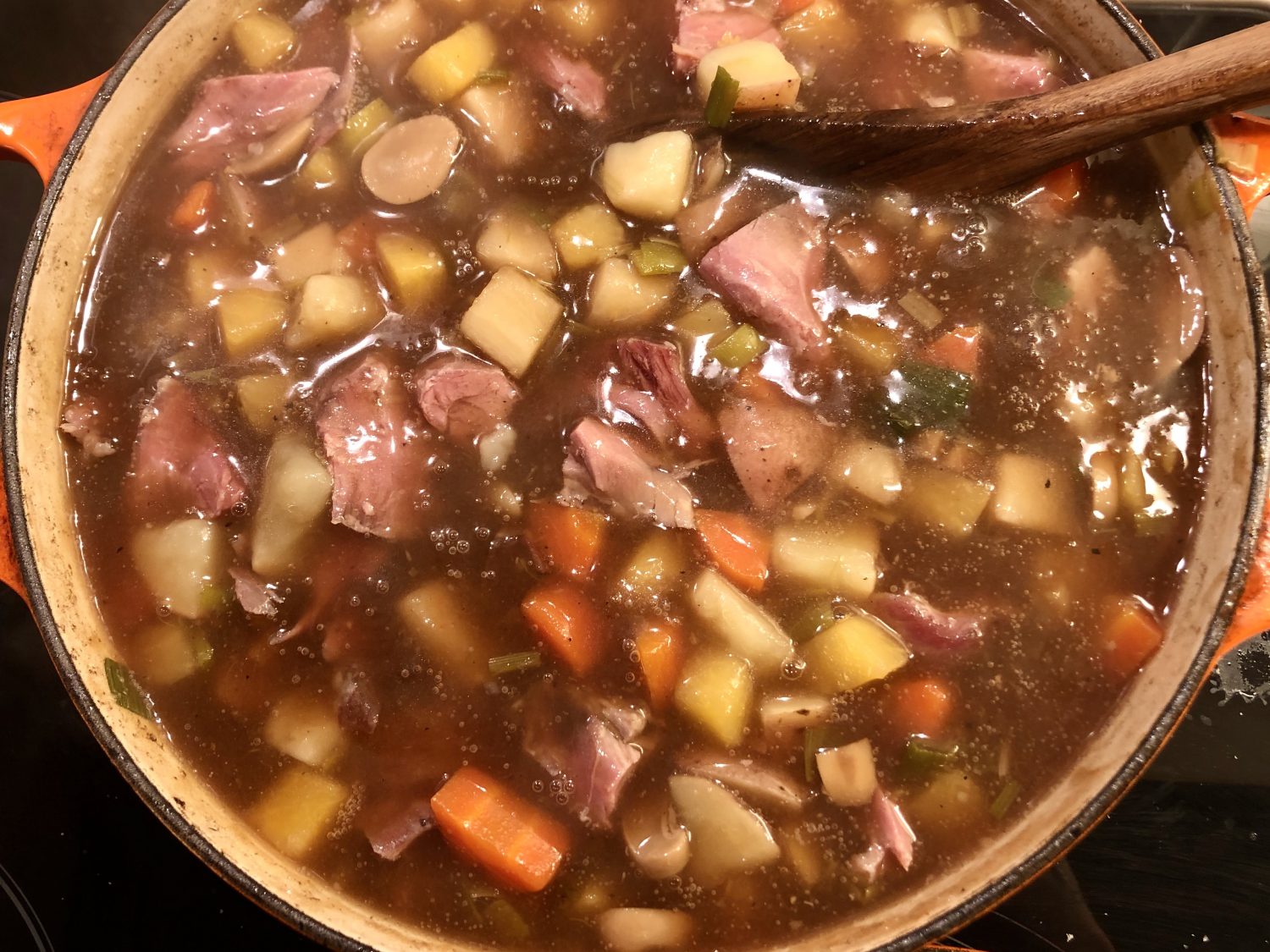 Hjemmelaget mørk (brun) lapskaus – Henriettes matblogg