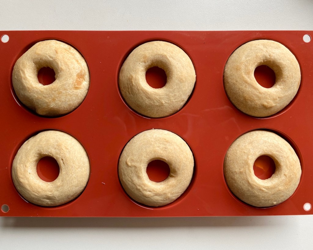 Surdeigsdonuts (doughnuts) – Henriettes matblogg
