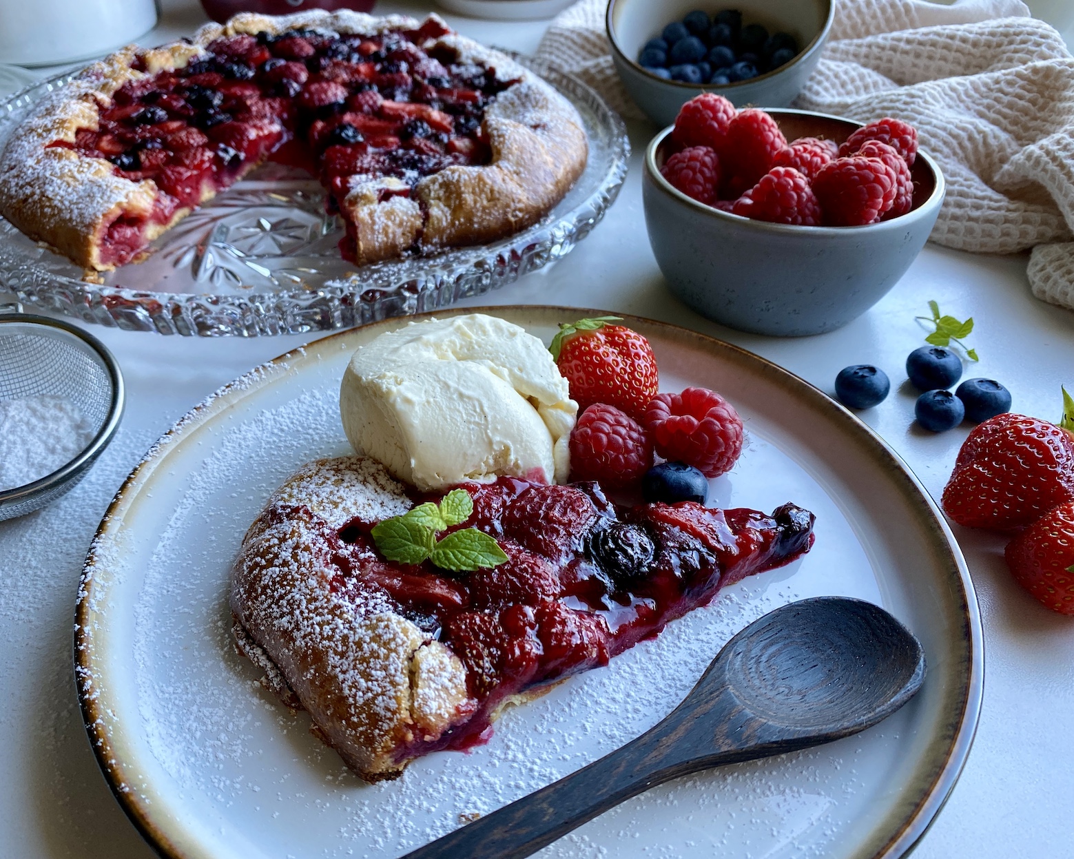 Galette med 3 sorter bær – Henriettes matblogg