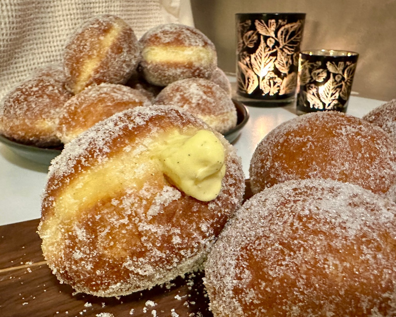 Berlinerboller med vaniljekrem og sjokoladekrem – Henriettes matblogg