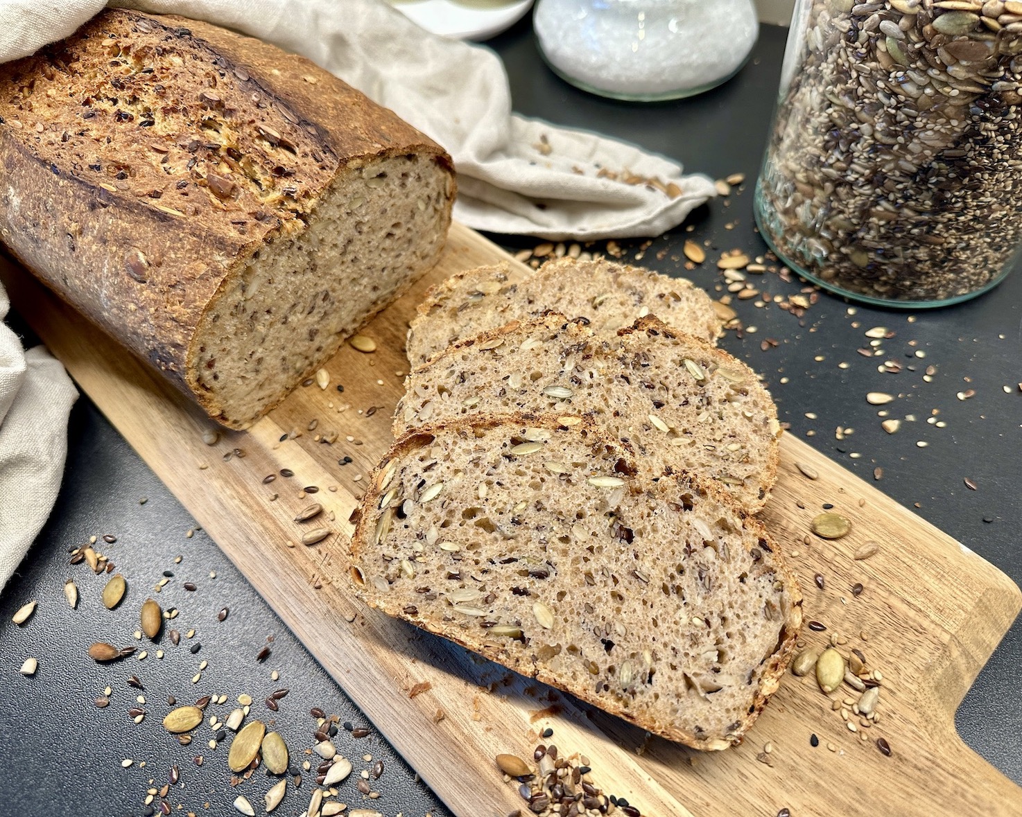 Grovt surdeigsbrød i form – Henriettes matblogg