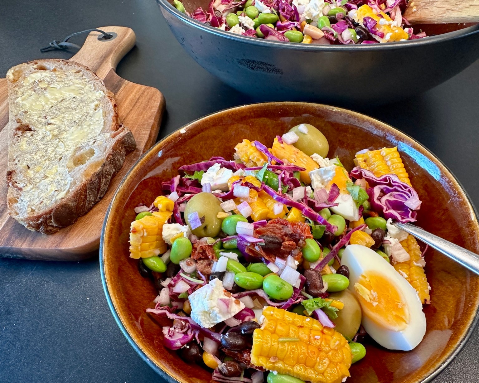 Sommersalat med smørstekt maiskolbe – Henriettes matblogg