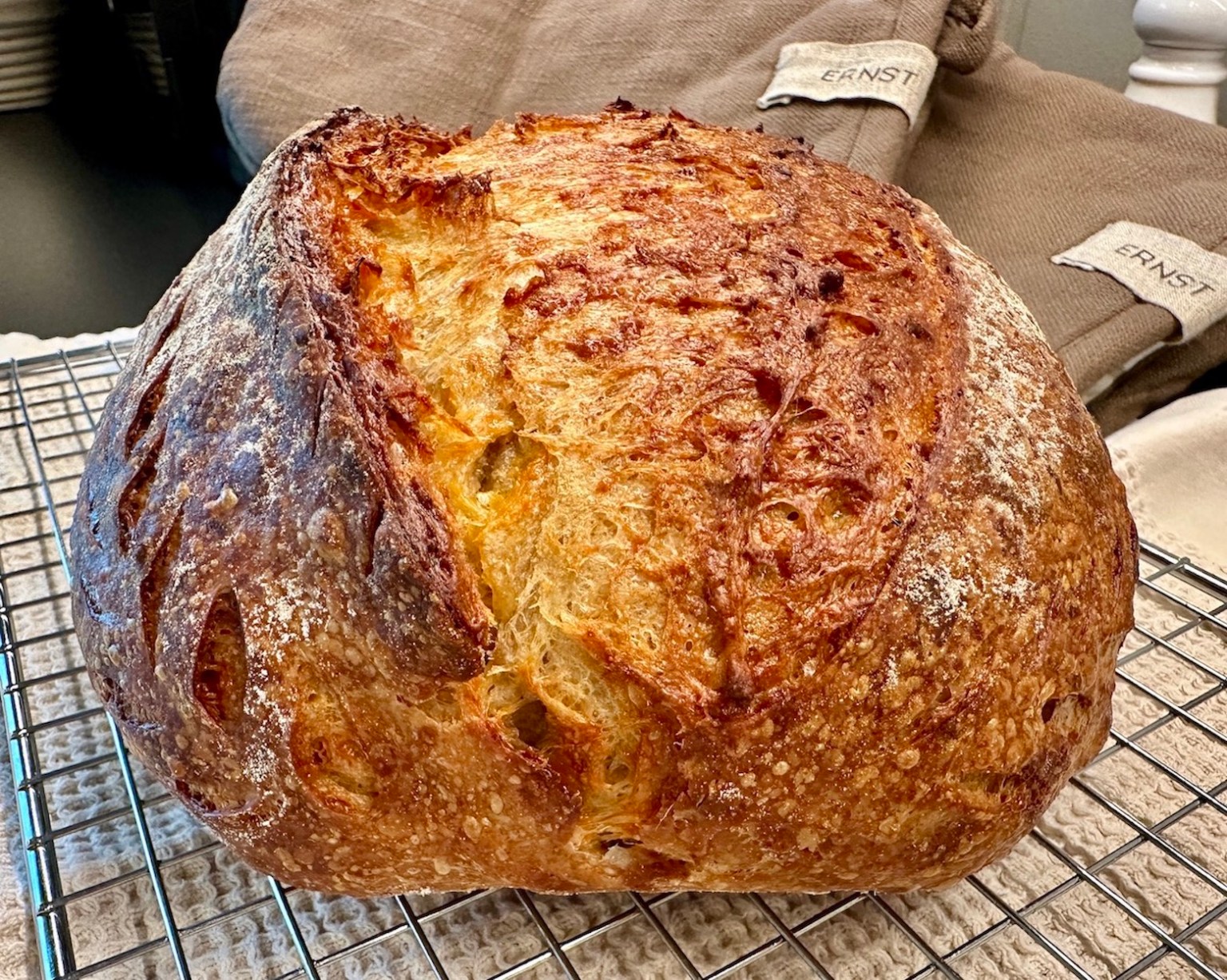 Surdeigsbrød med cheddar og parmesan – Henriettes matblogg